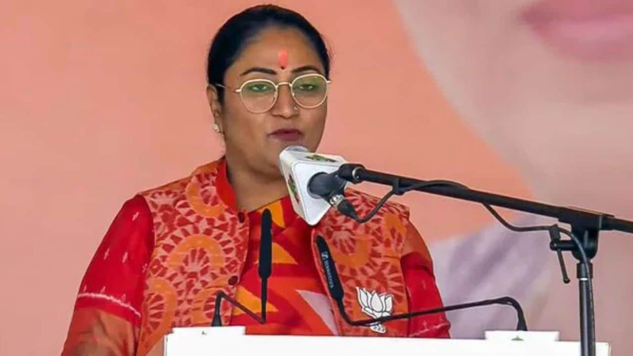 Rekha Gupta Takes Oath as Delhi's New CM at Ramlila Maidan